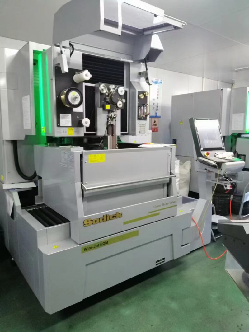 Feuille de contacts en estampage métallique, bande d'estampage ...